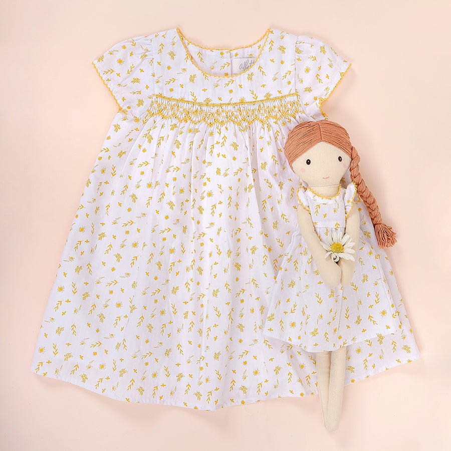 Albetta Wild Bees & Floral Smocked Dress – Radish Loves